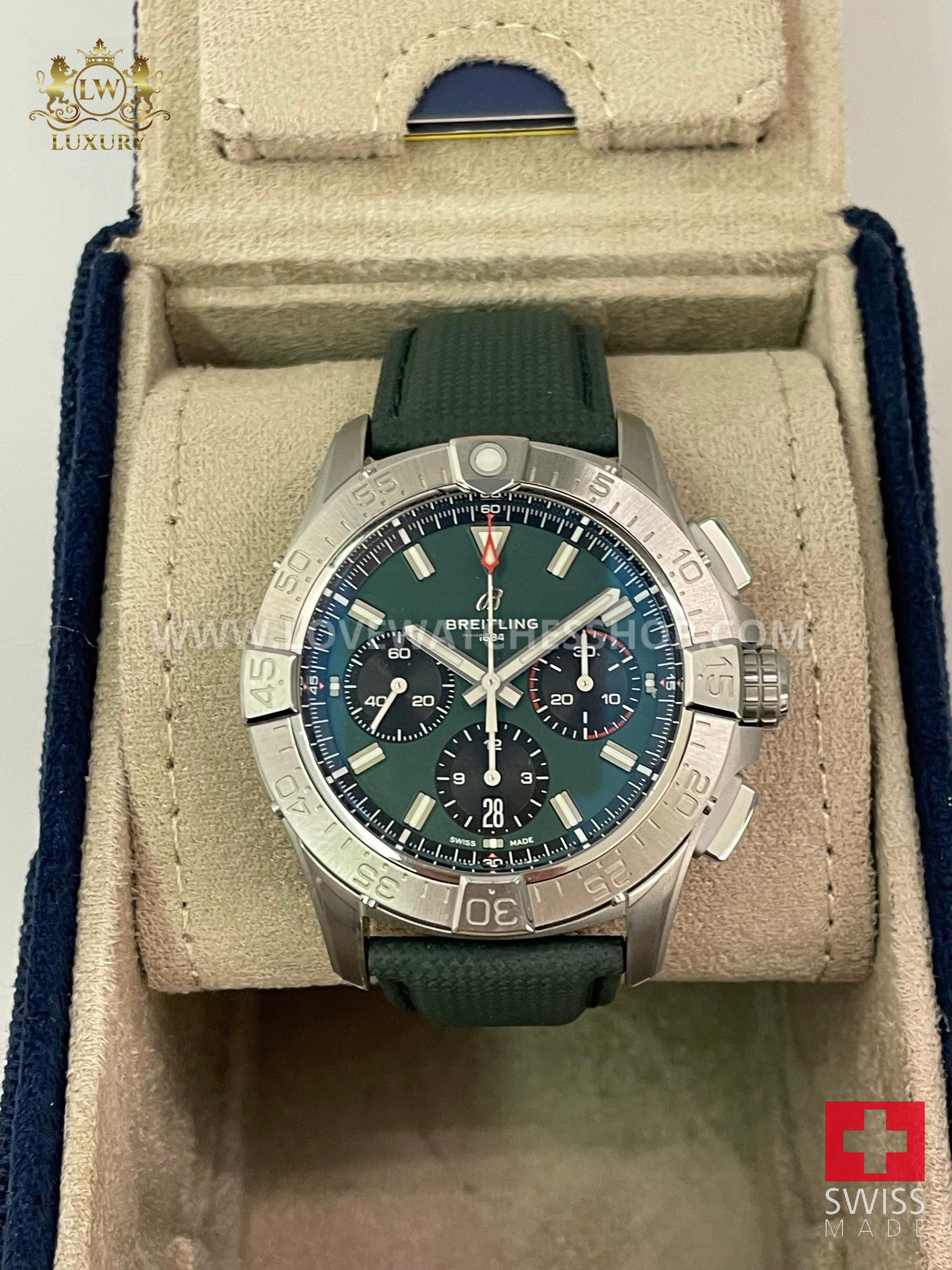 Breitling Avenger B01 Chronograph 42 + Metall-Band / Neu / 2025 / Full-Set